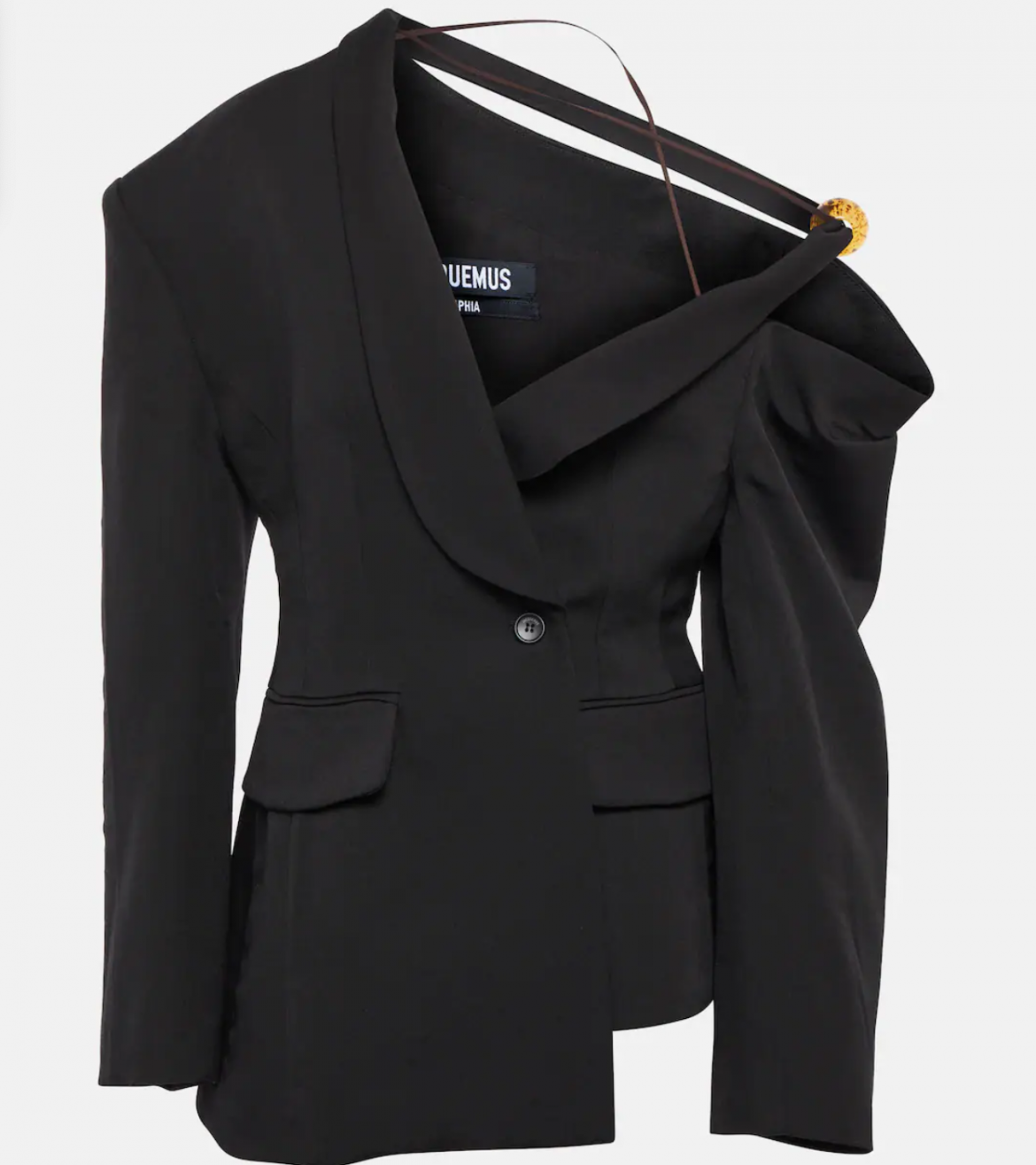 Less is More: 6 Pieces to Master Minimalism Fashion - Chirpyest