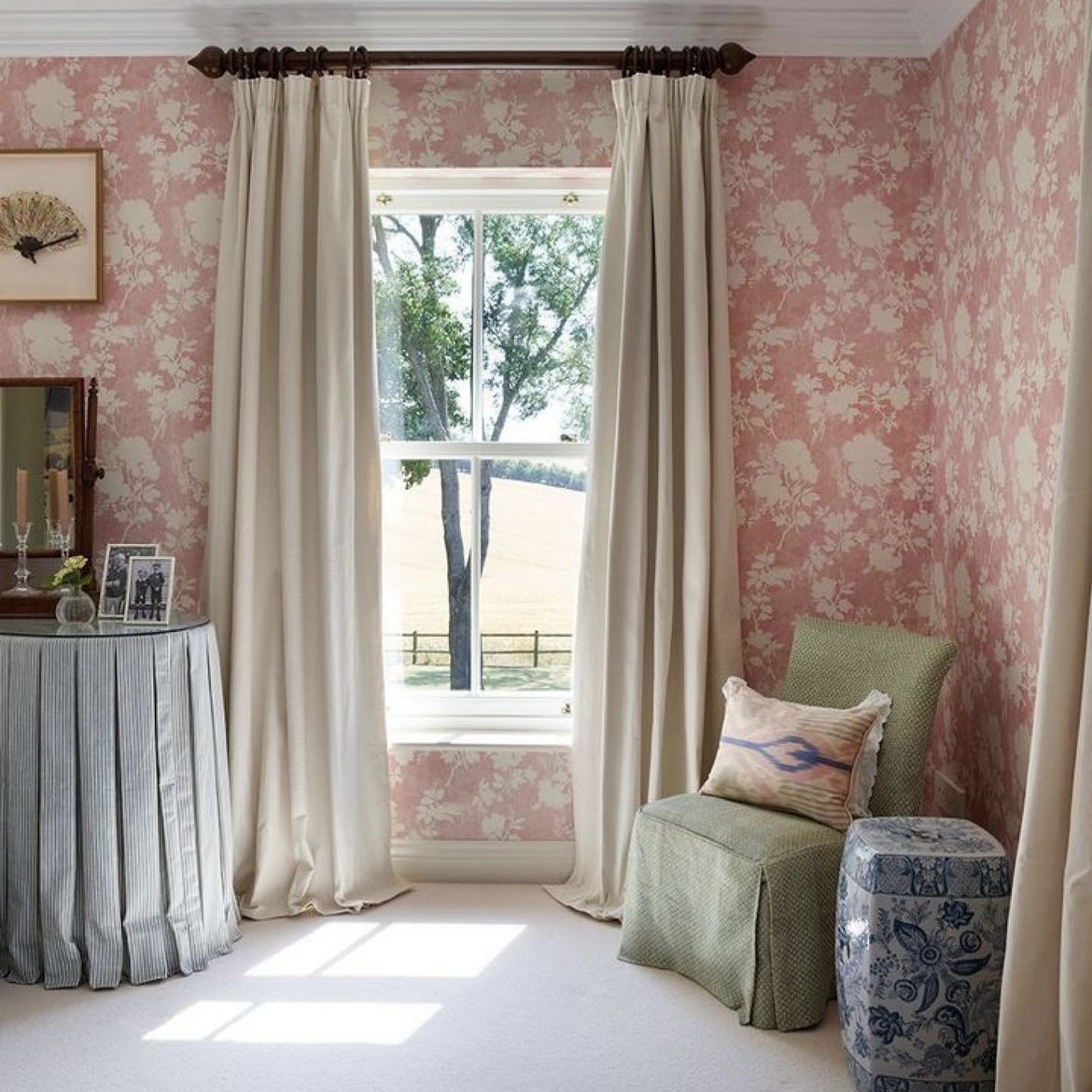 Types of Wallpaper to Redecorate Your House With - Chirpyest